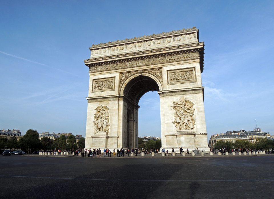 Four day Paris itinerary which includes the Eiffel Tower, Arc de Triomphe, Notre Dame and the ...